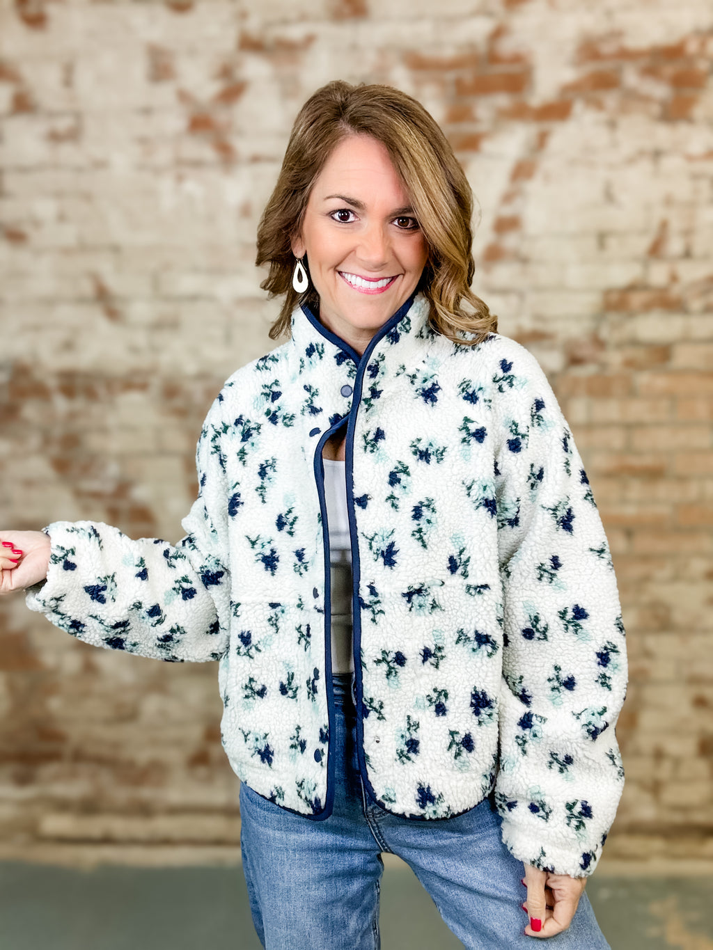Delilah Fluffy Fleece Jacket – abeccagrace
